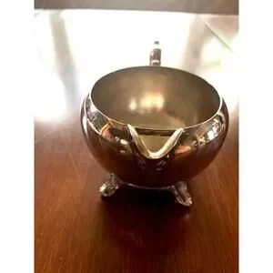 Wm. Rogers | Kitchen | Vtg Wm Rogers Tea Set Teapot Creamer Sugar Caddy ...